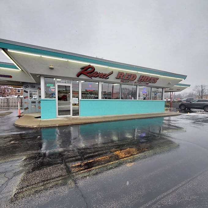 Step into a time warp! This teal and white wonder is where nostalgia meets your taste buds. Rand Red Hots: where every visit feels like a delicious d&eacute;j&agrave; vu.