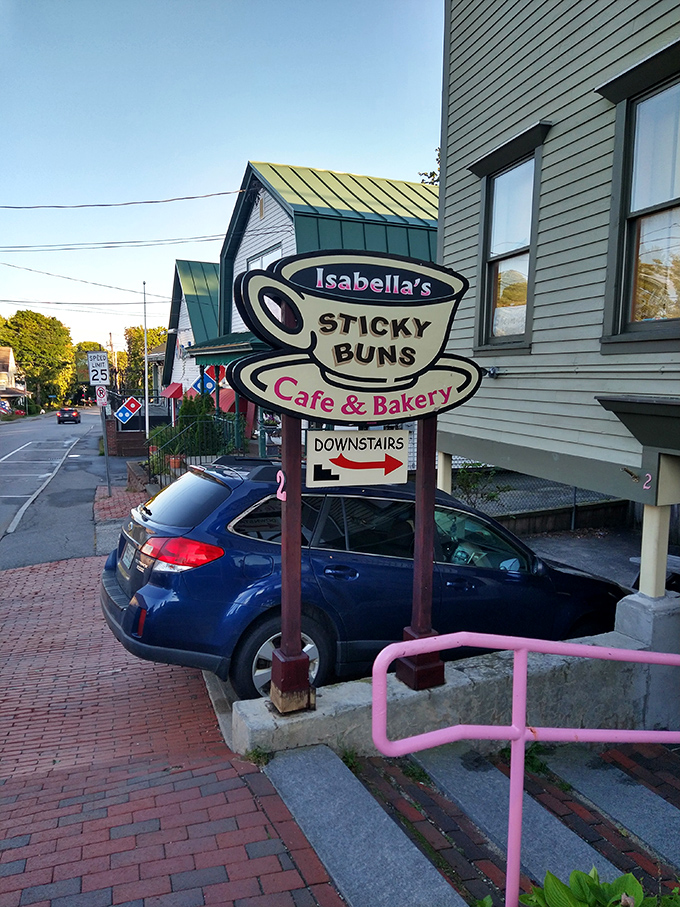 Isabella's Sticky Buns Caf&eacute; & Bakery that pink-railed stairway might as well be a portal to breakfast heaven. Follow the coffee-scented breadcrumbs downstairs!