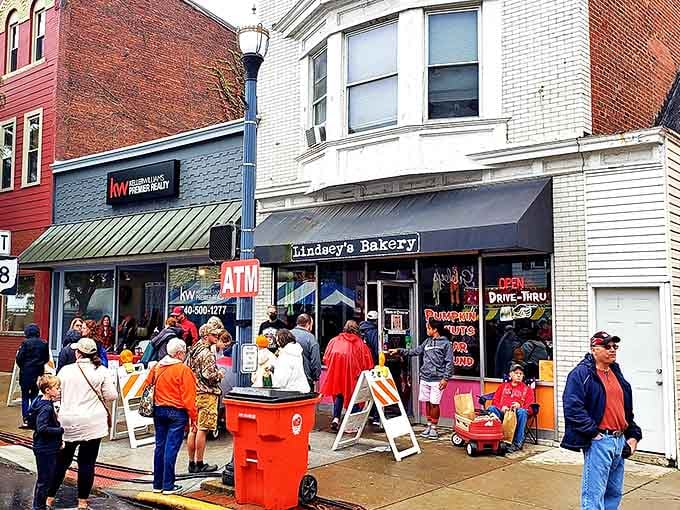 Lindsey's Bakery exterior draws crowds with its unassuming charm and promise of sweet treasures within. The downtown Circleville landmark has locals lining up daily.