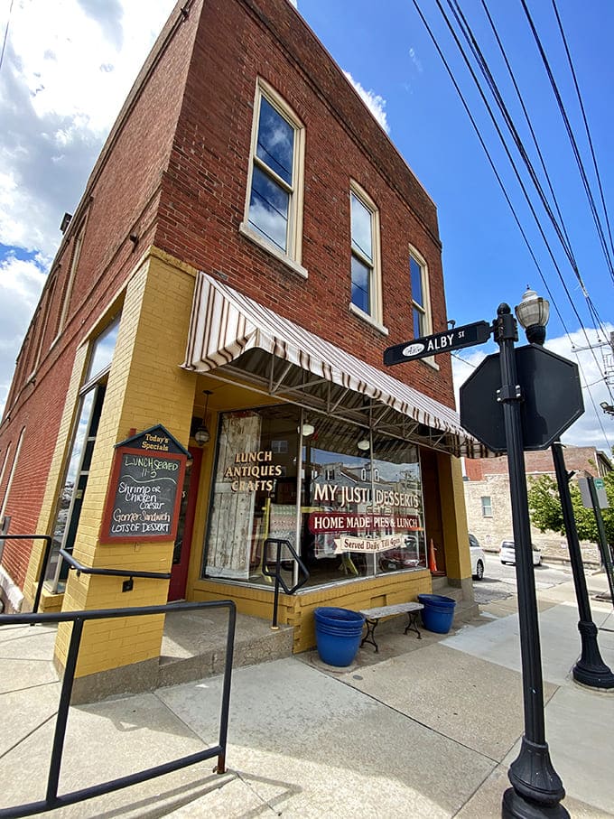 The humble brick exterior hides a pie paradise that would make your grandmother weep with joy and maybe a little jealousy.