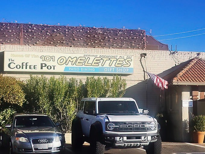 That "101 Omelettes" sign isn't kidding around, folks, and those red rocks in the background are just the opening act.