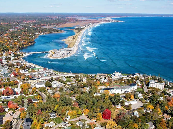 Ogunquit's coastline in fall looks like Mother Nature decided to paint with her fancy brushes, and honestly, she nailed it.