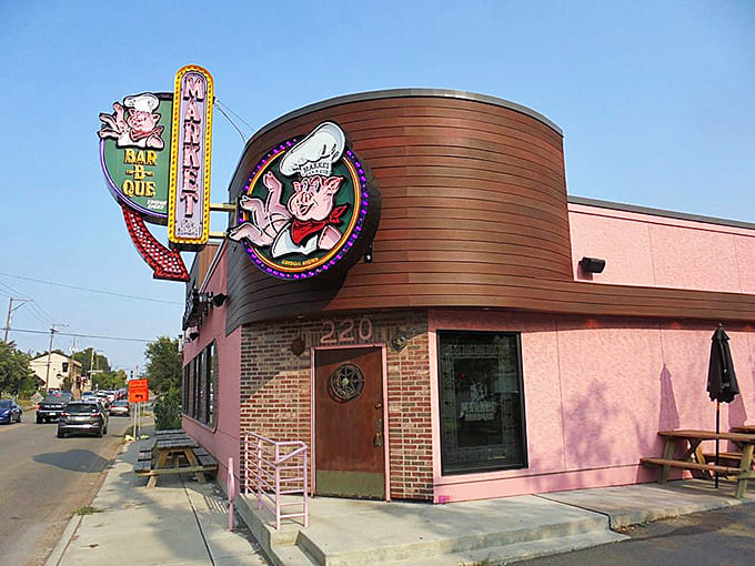 That pink exterior and vintage neon sign make Market Bar-B-Que impossible to miss, like a delicious beacon calling all barbecue lovers home.