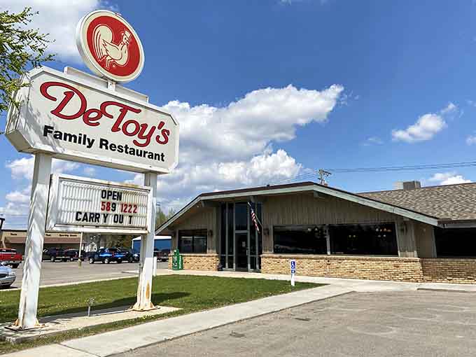 That rooster sign has been guiding hungry travelers to happiness in Morris for years, standing proud like a delicious beacon of hope.