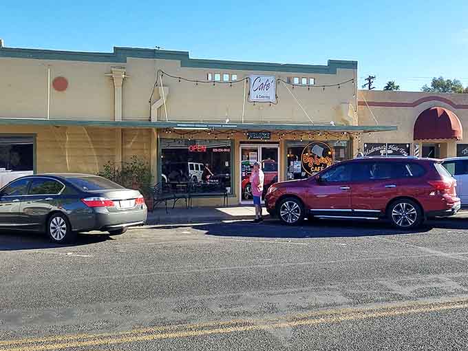Big House Caf&eacute; sits quietly in Casa Grande, looking exactly like the kind of place that serves legendary breakfasts.