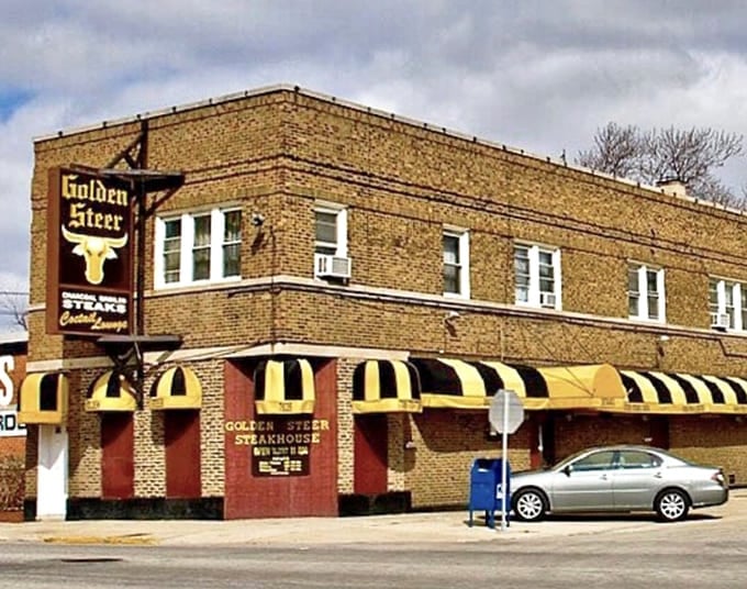 That distinctive brick facade with cheerful striped awnings has welcomed hungry diners since the Nixon administration, and it still looks fantastic.