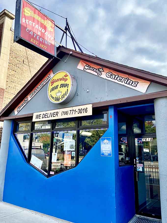 That bright blue exterior and flying figure above the entrance make Starship impossible to miss, like a beacon calling sandwich lovers home.