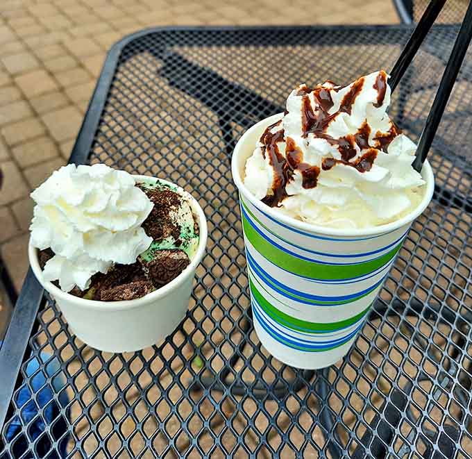 Size options range from "reasonable portion" to "I'm on vacation and regret nothing," because Sydney's understands that one size doesn't fit all appetites.