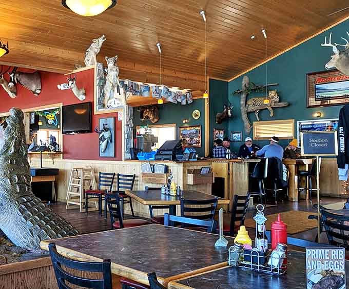 Every angle in this dining room offers something worth looking at, whether it's the rustic decor or that million-dollar water view.