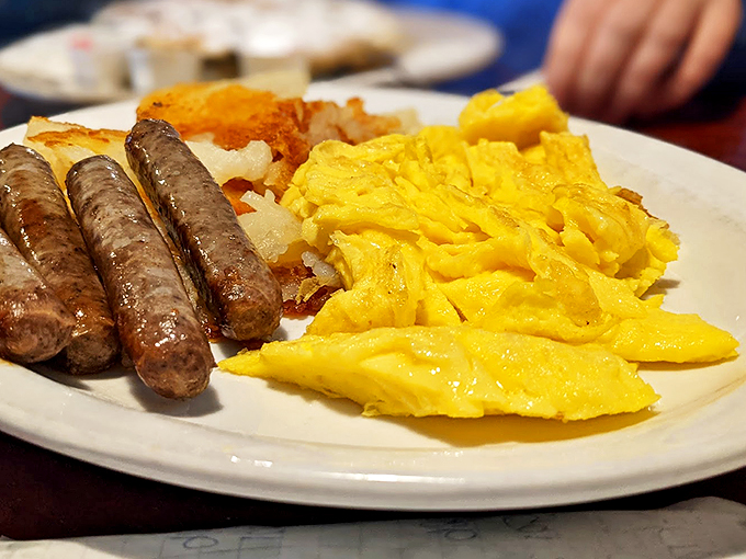Sausage links and hash browns: a dynamic duo that will make your taste buds dance. It's a breakfast love story!