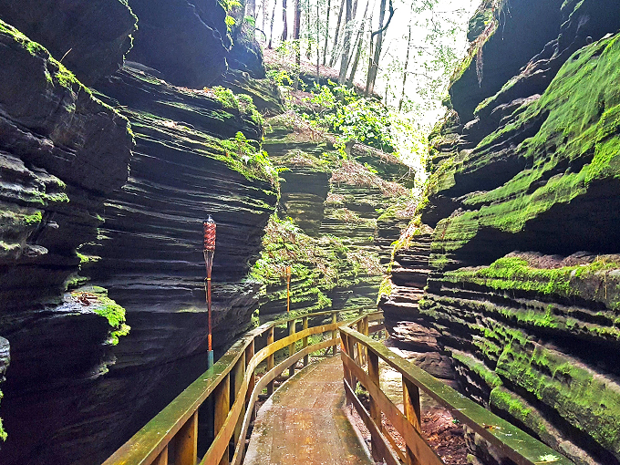 Who needs special effects when you've got geology? This natural wonder is like walking through a scene from "Lord of the Rings."