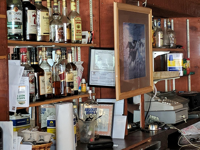 From Absolut to absolutely delicious! This well-stocked bar proves that a good curry pairs well with more than just beer.