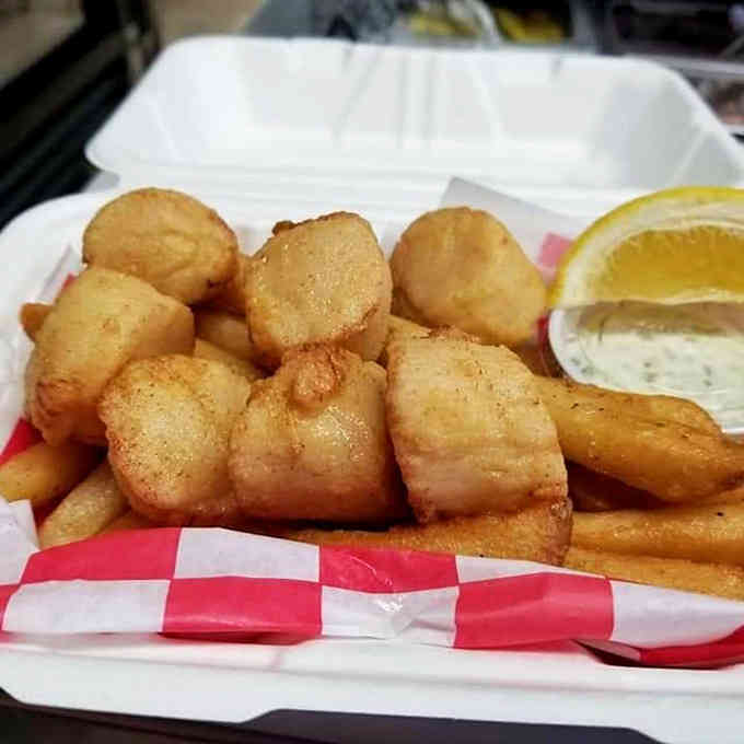 Fresh fried sea scallops that are so perfectly golden, they could be used in cooking school as the textbook example.
