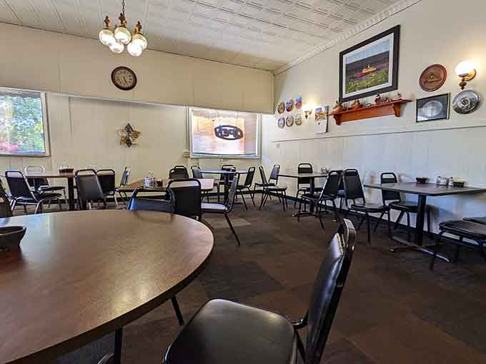 The dining area feels like your favorite aunt's kitchen if she had excellent taste in vintage décor and could seat thirty people comfortably.