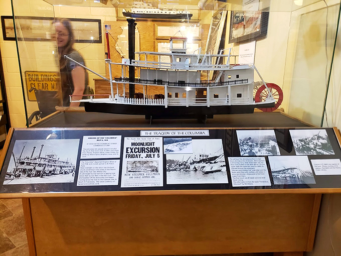 Anchors aweigh in miniature! This steam ship display brings the golden age of river travel to life, minus the seasickness.