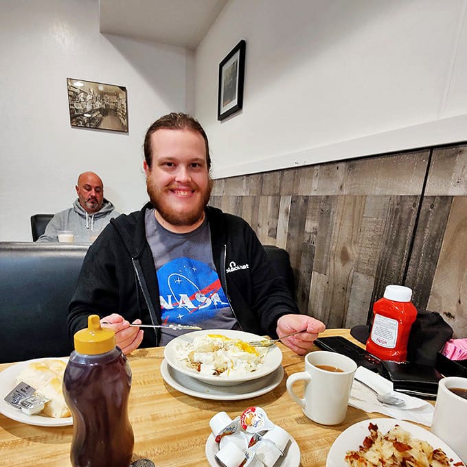 Happy diners experiencing the joy that comes from good food shared in good company &ndash; the universal language of diner satisfaction.