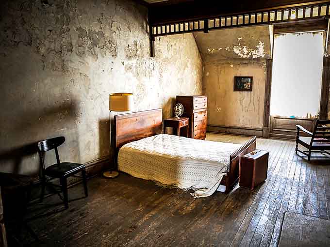 Warden's Quarters: While inmates lived in steel boxes, the warden enjoyed these surprisingly elegant digs just steps from the cell blocks.