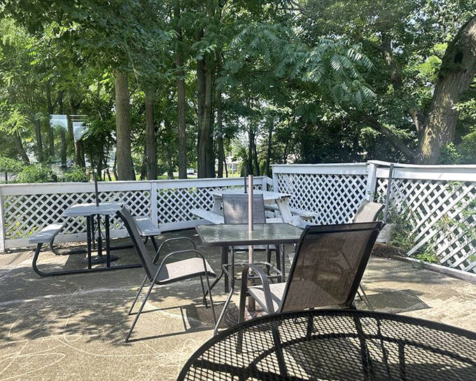 When Illinois weather cooperates, the outdoor seating area offers a pleasant alternative for enjoying your breakfast favorites.