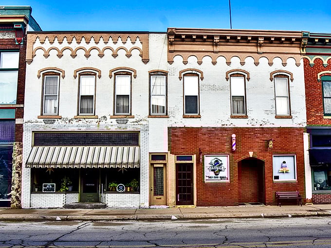 Dutch delight on the Mississippi! Fulton's windmill stands tall, a slice of Holland in the heart of Illinois.