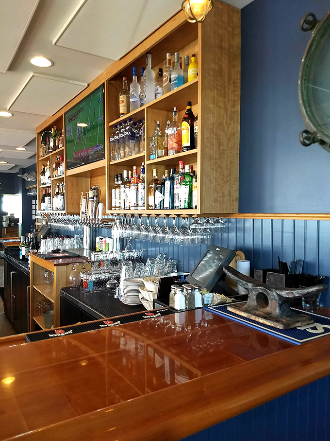 The well-stocked bar offers liquid refreshment to complement the ocean's bounty &ndash; from local craft beers to perfectly paired wines.