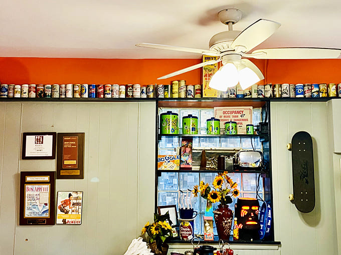 When your decor includes sunflowers, records, and random treasures, you're basically eating in a time capsule of joy.