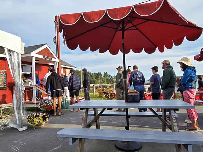 The crowd speaks volumes: when locals and visitors alike are willing to wait, you know the food is worth it.