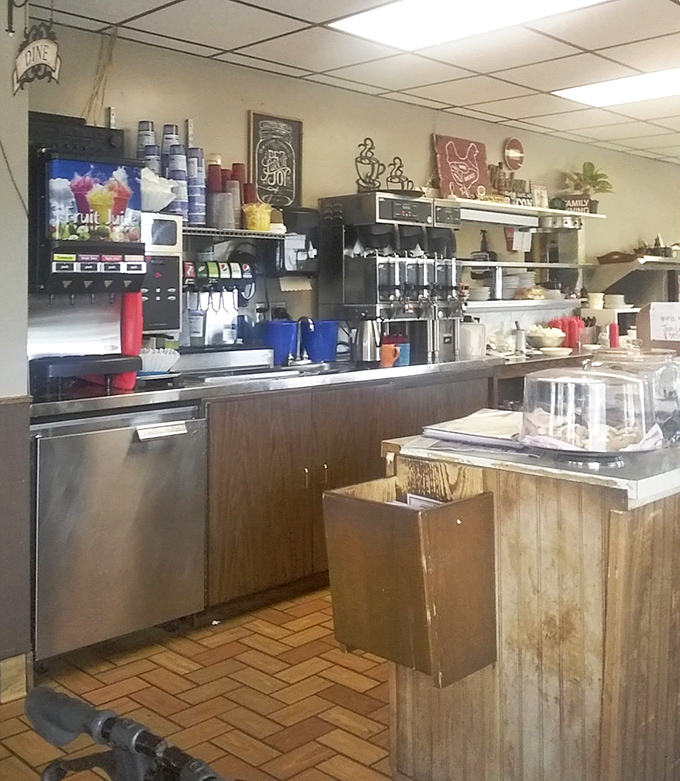 Where coffee flows like conversation &ndash; Third Street's beverage station keeps the lifeblood of the diner pumping.