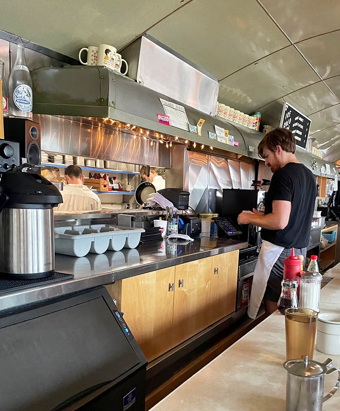 Behind every perfect plate is this choreographed kitchen ballet – efficiency with heart that turns first-time visitors into lifelong regulars.