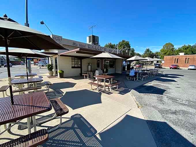 Plenty of outdoor seating means there's room for everyone to enjoy their meal in the fresh air and sunshine.