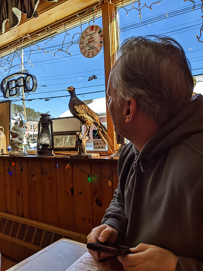 Window-side dining with a view and vintage decor &ndash; where locals linger over coffee and visitors become regulars.