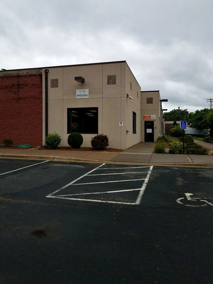 Welcome to the ultimate upcycling adventure! It's where cast-offs become fresh starts, one household at a time.