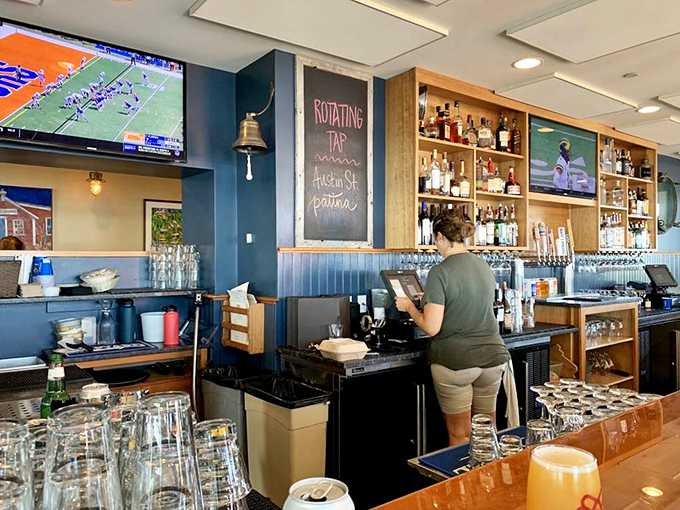 Pull up a seat at this welcoming bar, where you can enjoy a rotating local tap while watching the game.