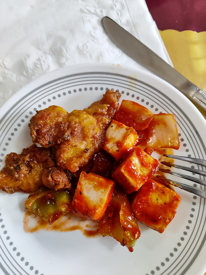 Double trouble, double delicious! Tandoor's dynamic duo of Chicken Pakora and Chili Paneer is a crispy, spicy match made in heaven.