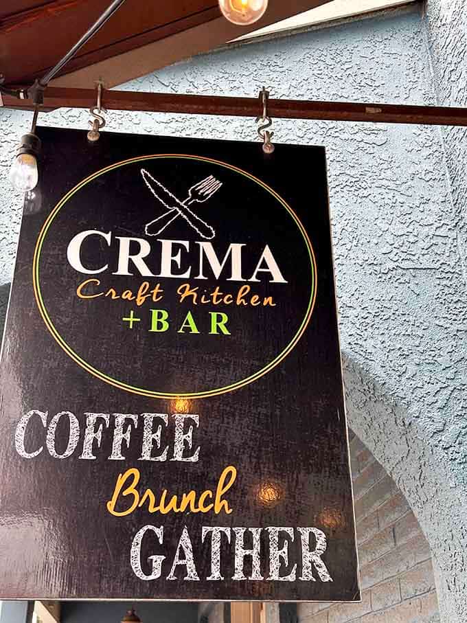 Coffee, brunch, gather, the sign says it all, this is where Cottonwood comes to start the day right and linger awhile.