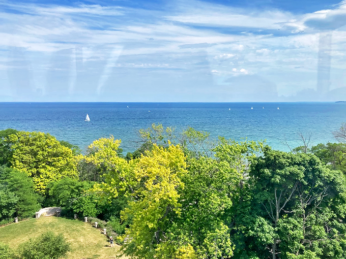 Lake Michigan puts on its best "ocean impression" here. With views like this, who needs the coast? Sorry, California, Wisconsin's got game!
