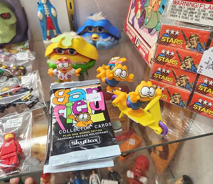 Garfield collector cards remind us that the '90s were weird, wonderful, and obsessed with turning literally everything into collectibles somehow.