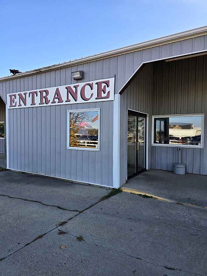 The entrance welcomes you with all the subtlety of a friendly Minnesotan insisting you stay for dinner.