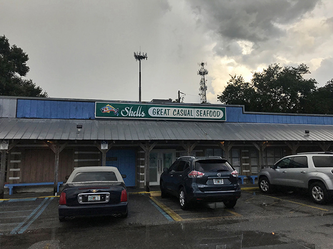 Even Florida rainstorms can't dampen the spirits of those heading to Shells for their seafood fix.