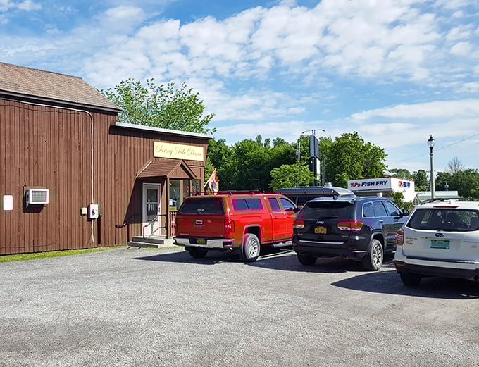 Simple parking means less time navigating and more time eating. Your pancakes are waiting &ndash; hurry up already!