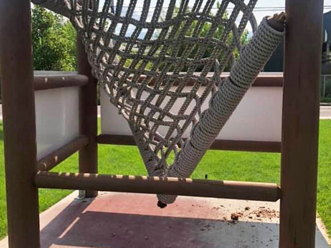 The intricate weaving pattern of the seat demonstrates attention to detail. Even the giant's chair needs proper craftsmanship!