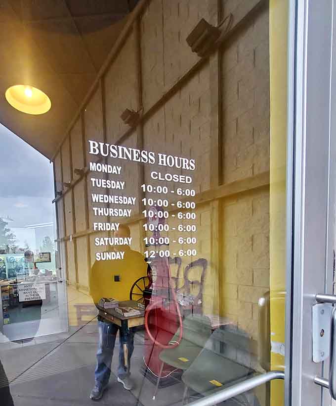 The posted hours mean you have plenty of time to explore, though you'll probably still feel rushed because there's simply too much awesome stuff to see in one visit.