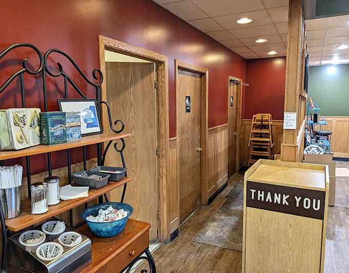 The self-service station keeps coffee flowing and napkins handy for the inevitable delicious mess ahead.