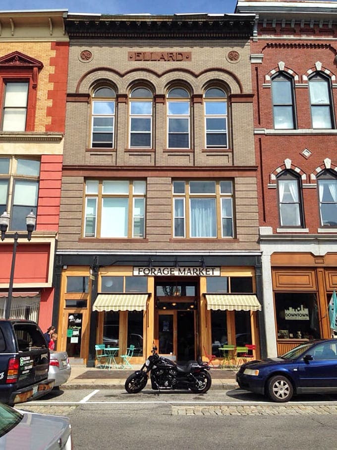 Those turquoise bistro tables outside are perfect for people-watching while enjoying your wood-fired bagel sandwich.