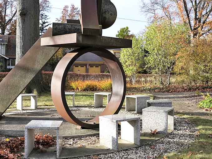 This massive ring frames different views as you move around it, turning ordinary scenery into perfectly composed snapshots.