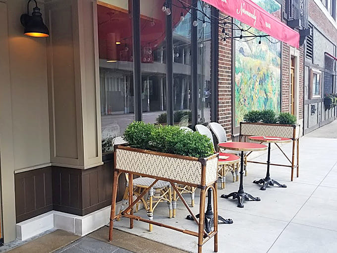 Sidewalk seating that lets you people-watch while enjoying your meal, the perfect Minneapolis summer dining experience in action right here.