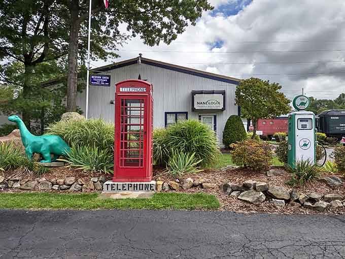 The exterior grounds feature vintage touches like red phone booths and friendly dinosaurs, because whimsy makes everything better, especially breakfast.