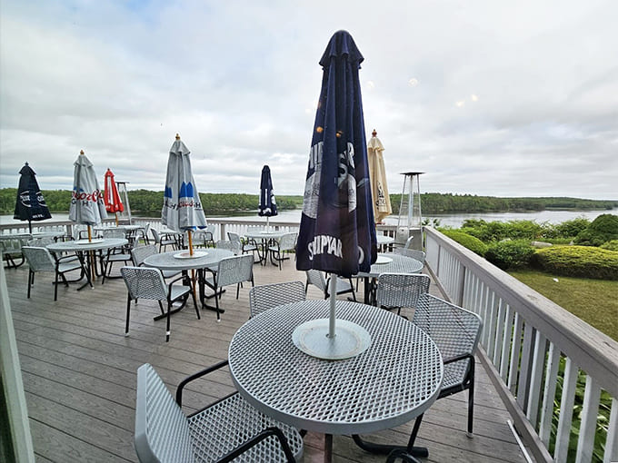 The outdoor deck offers waterfront dining that turns your seafood feast into a full coastal experience, breeze and views included at no extra charge.