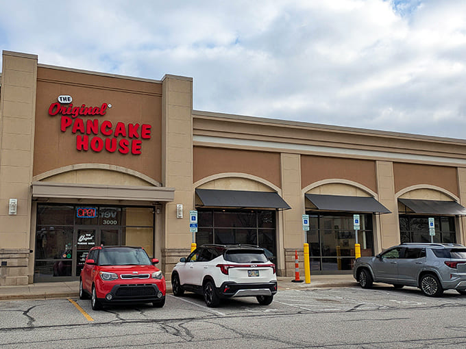 The exterior sits ready to welcome hungry breakfast seekers, a suburban oasis of morning deliciousness.