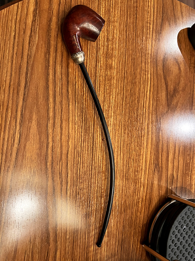 This elegant churchwarden pipe isn't just a smoking implement &ndash; it's a conversation piece that conjures images of contemplative evenings past.