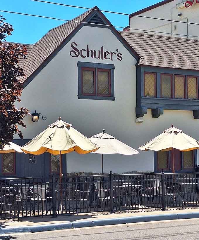 Outdoor seating lets you enjoy your meal al fresco while watching Marshall's charming streetscape unfold.